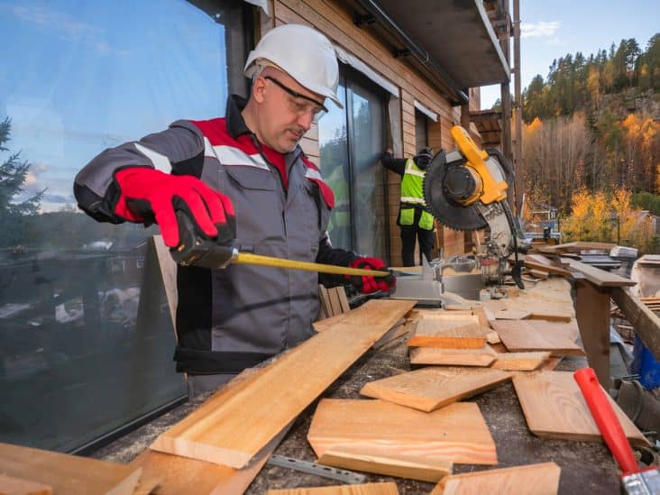 Floor Joists Explained (What Are & How Do They Work) | HandyHabits