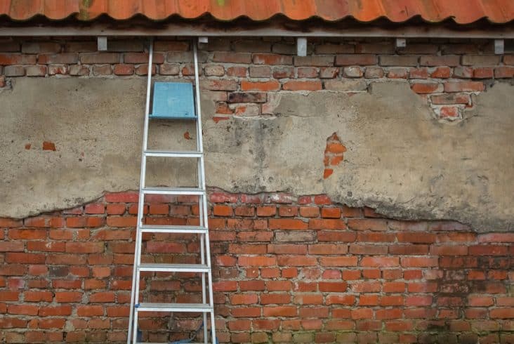 How To Get on Roof Without Damaging Gutters | HandyHabits